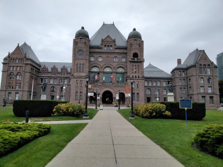 My Journey as a Page at the Ontario Legislative Assembly – HotPopRobot